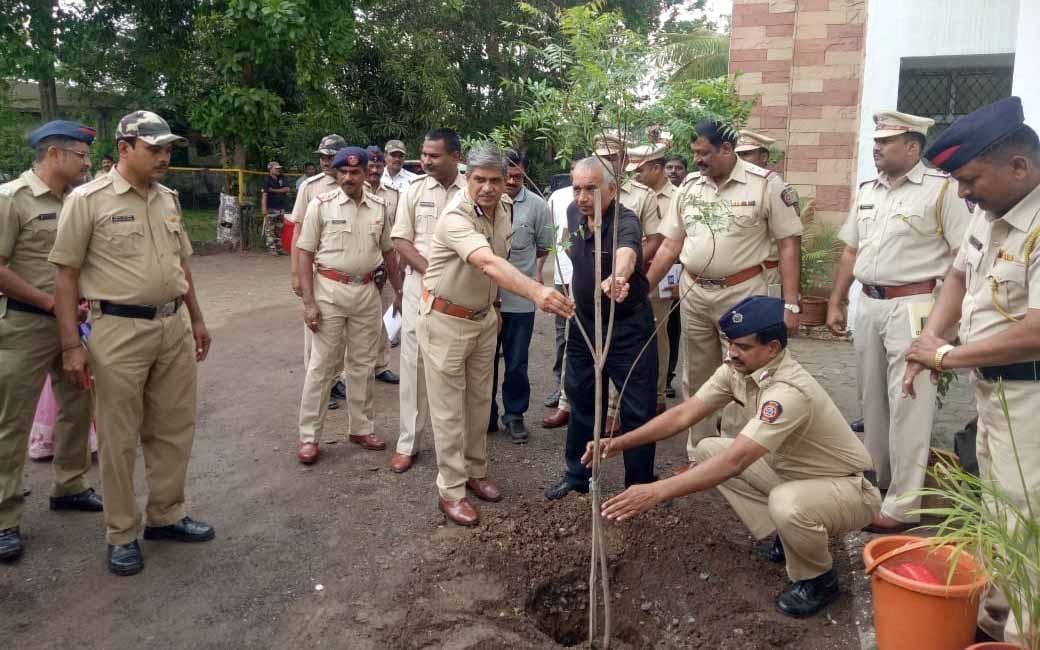 वाळूज एमआयडीसी पोलीस ठाण्यातच रुग्णांवर होणार प्रथमोचार Chhatrapati ...