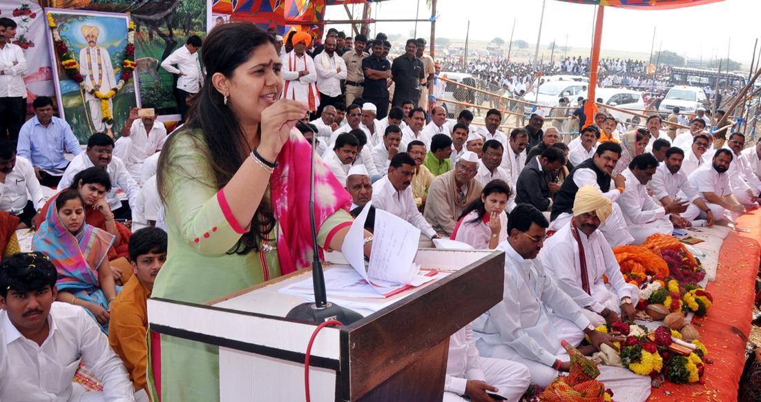 गहिनीनाथ गडाचा कायापालट करणार; पंकजा मुंडे यांचे आश्वासन Beed Marathi ...