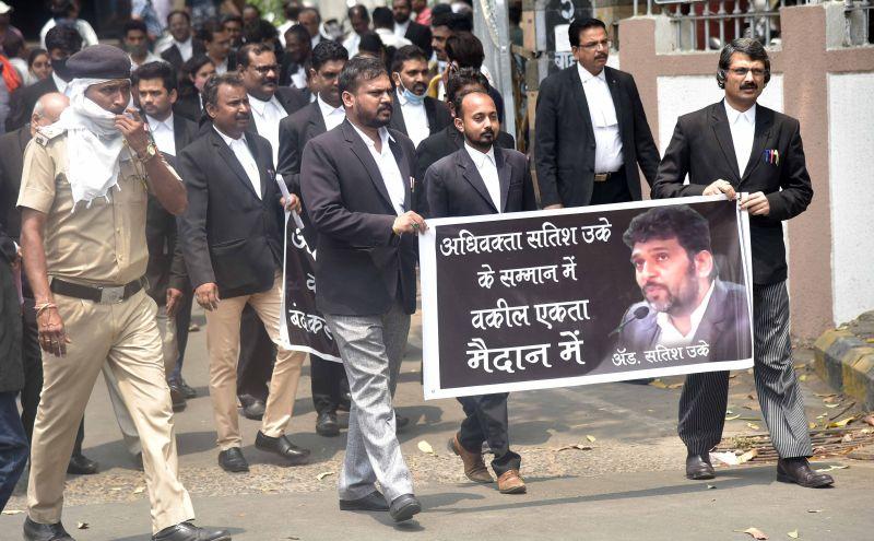 ॲड. सतीश उके यांच्यावरील ईडीच्या कारवाईविरुद्ध वकील पुढे सरसावले Nagpur ...