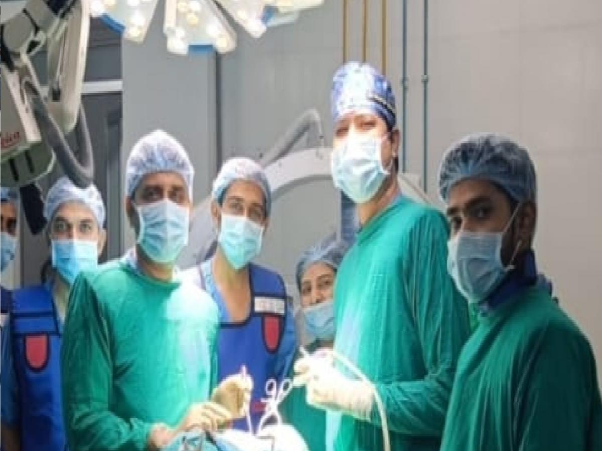 सुपरमध्ये डोके, मानेची जंक्शन शस्त्रक्रिया यशस्वी - Marathi News | Head ...