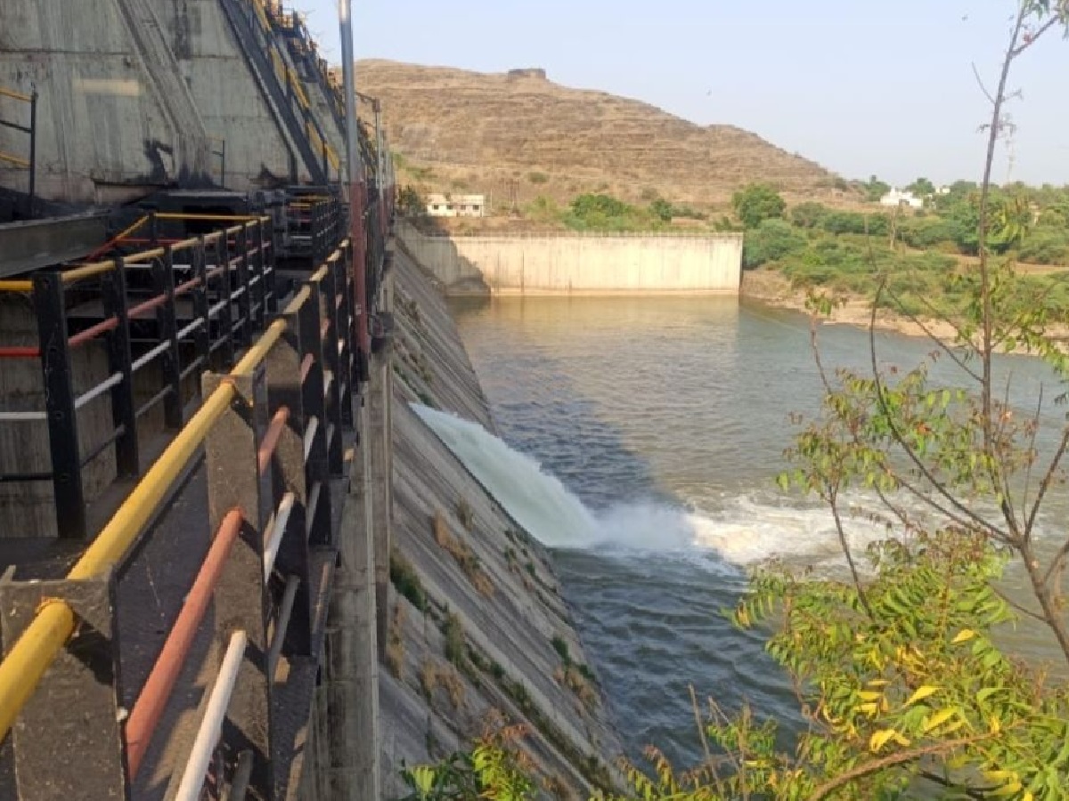 अक्कलपाडा धरणातून ५०० क्युसेकने सोडलेले पहिले आवर्तन Dhule Marathi News ...