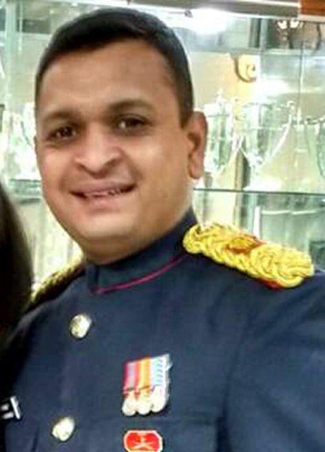 शहीद मेजर प्रफुल्ल मोहरकर यांच्या आठवणीने अवघे पवनी गाव गहिवरले ...