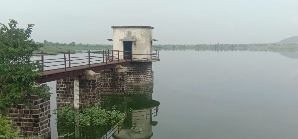 मनमाड शहराला चार महिने पुरेल एवढा पाणीसाठा - Marathi News | The city of ...