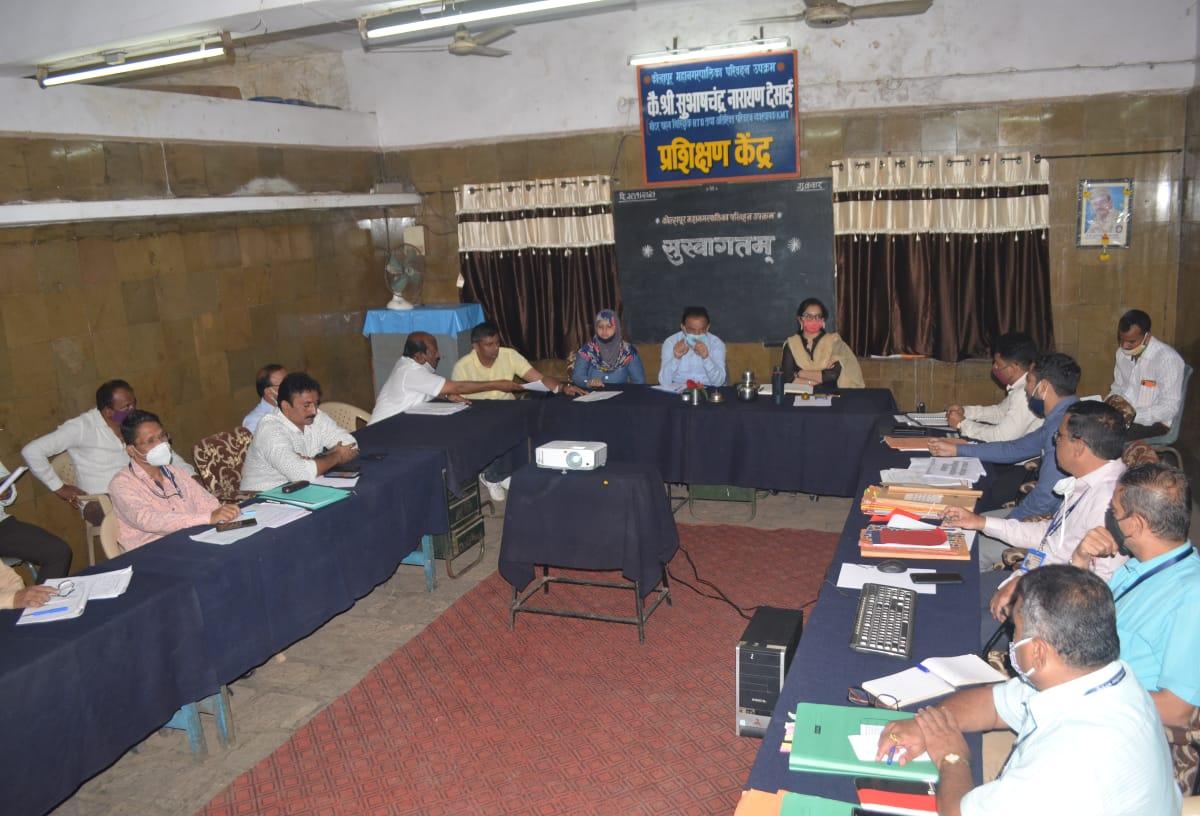 केएमटीला प्रशासन, कर्मचाऱ्यांच्या समन्वयामुळे फटका Kolhapur Marathi ...