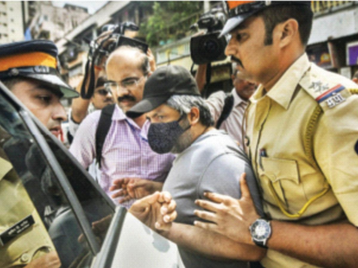 Raid on Dawood Gang: ‘डी ट्रस्ट’ नावाने गोळा केले जात होते पैसे ...