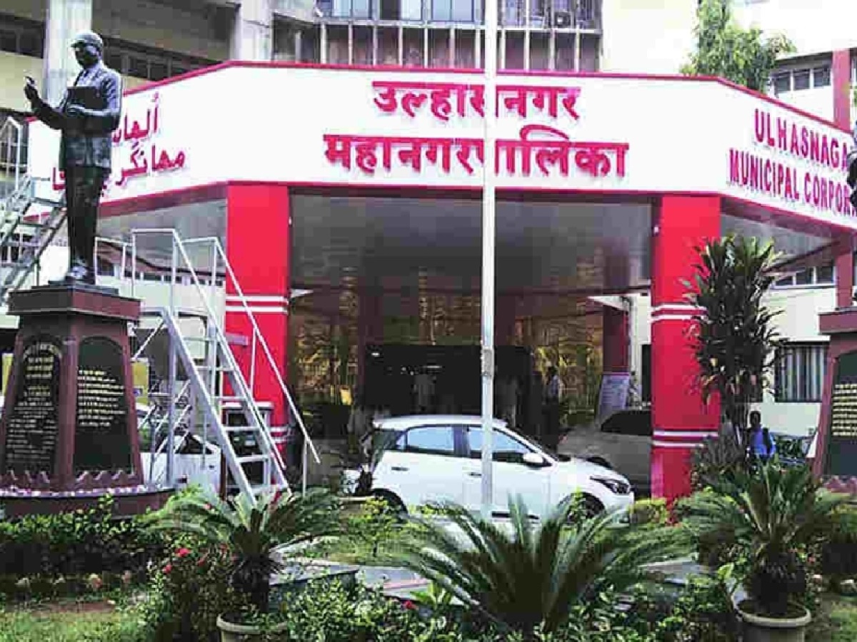 उल्हासनगर महापालिकेची चांदनी व राखी बारच्या अवैध बांधकामावर कारवाई ...