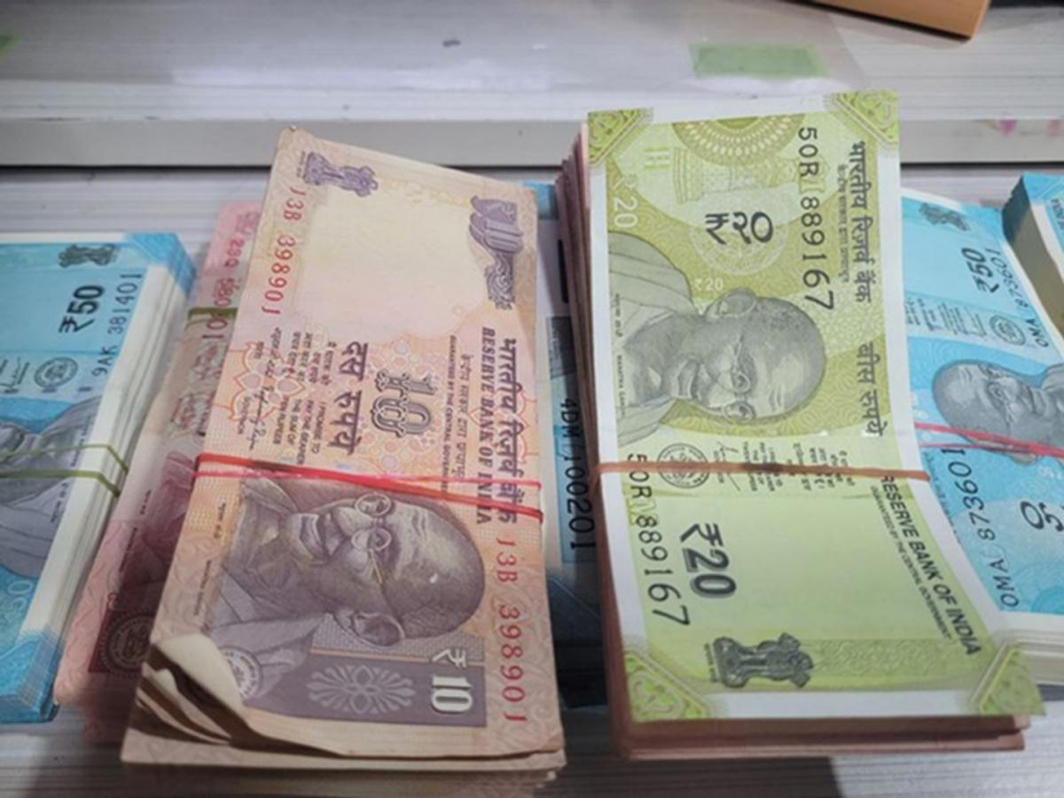 हायब्रिड ATM मधून निघणार ₹१०, ₹२० आणि ₹५० च्या नोटा; टंचाई दूर ...