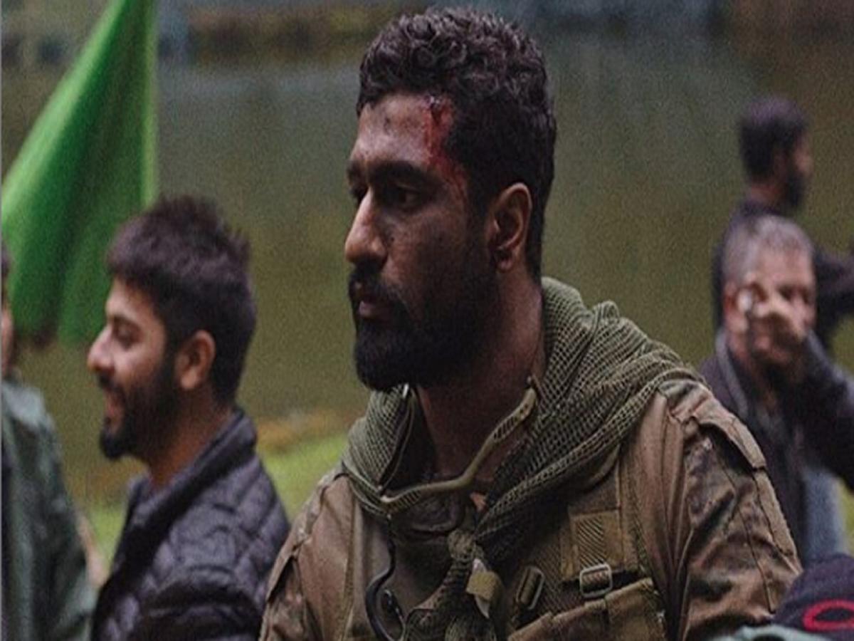 एक्शन सीन शूट करताना विकी कौशलला गंभीर दुखापत, चेहऱ्यावर पडले 13 टाके ... एक्शन सीन शूट करताना विकी कौशलला गंभीर दुखापत, चेहऱ्यावर पडले 13 टाके ...