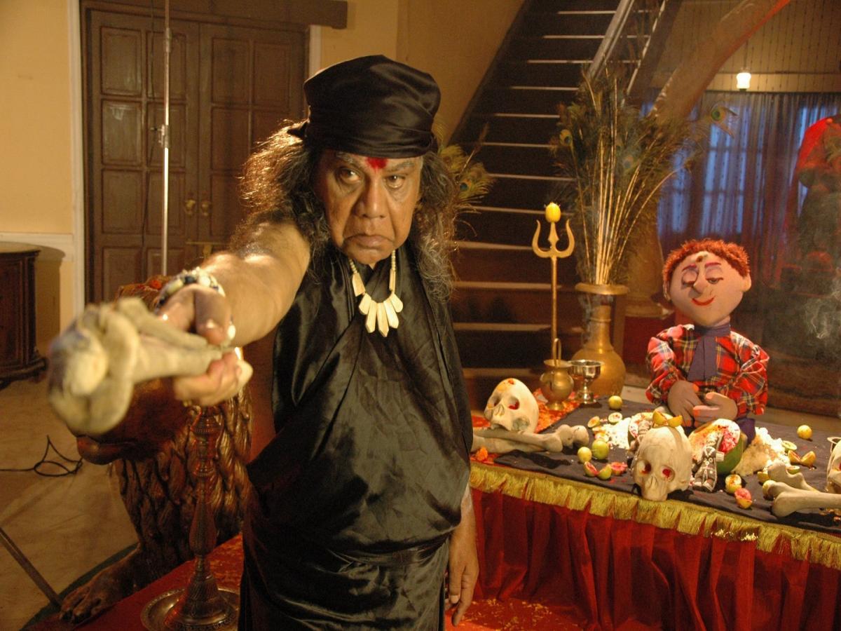 'झपाटलेला'मध्ये बाबा चमत्कारची भूमिका साकारणारे अभिनेते जगताहेत ...