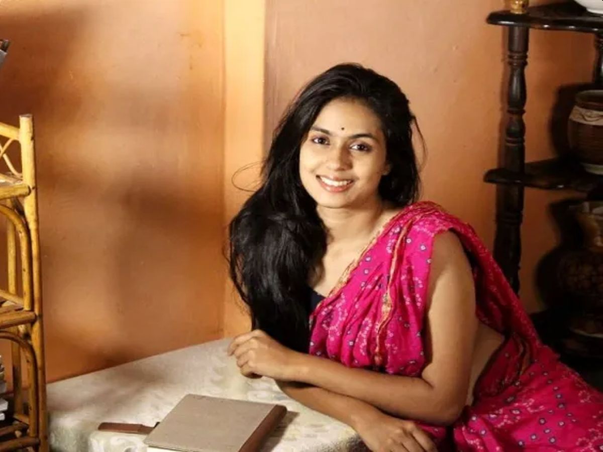 बायकांच्या ग्रुप्सची ट्रेनमध्ये धमाल..! अभिनेत्री गौरी देशपांडेचा अनुभव ...