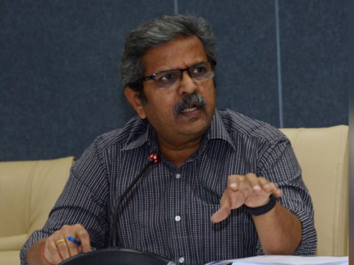 जिल्हा विकास आराखड्याच्या कामाला गती द्या; जिल्हाधिकारी सिद्धाराम ...