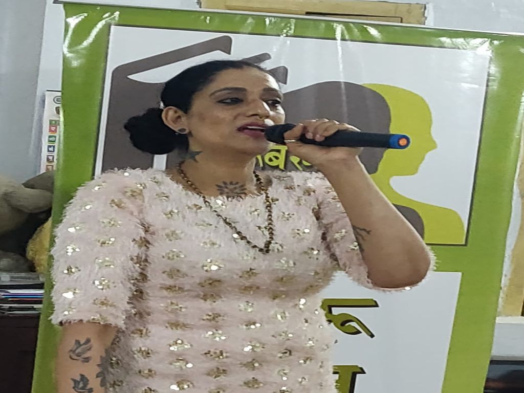 पुढील जन्मीही ट्रान्सजेंडरच व्हायला आवडेल.. ; ह्यूमन लायब्ररीत ...