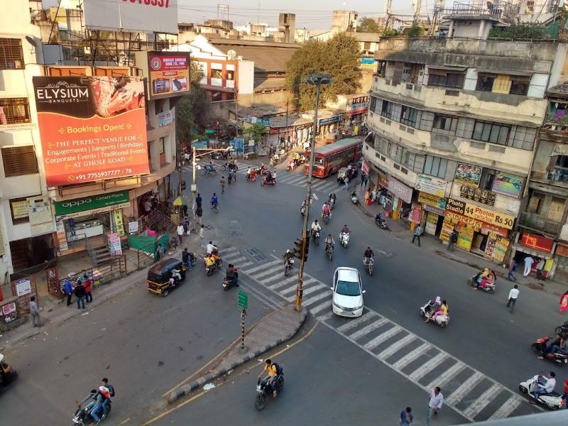 पुण्यातील अप्पा बळवंत चौकात भरदुपारी कोयत्याने वार; अल्पवयीन मुलांचा ...