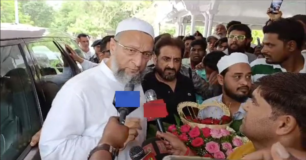 सभेत औरंगजेबवरून नारेबाजी! एमआयएमचे खासदार असुद्दीन ओवेसी माध्यमांवर ...