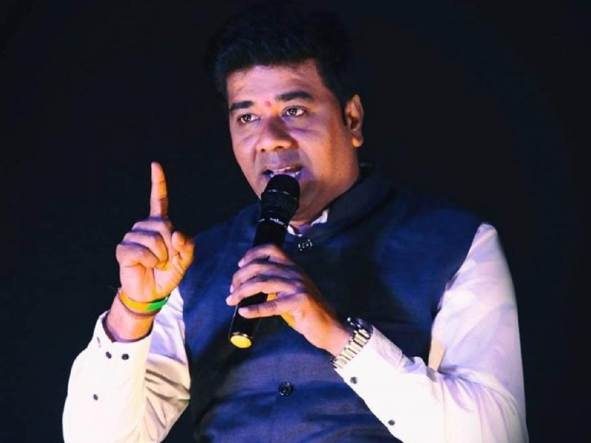 भास्कर जाधव म्हणजे दुसरे संजय राऊत, सकाळी उठल्यावर प्रसिध्दीसाठी ... भास्कर जाधव म्हणजे दुसरे संजय राऊत, सकाळी उठल्यावर प्रसिध्दीसाठी ...