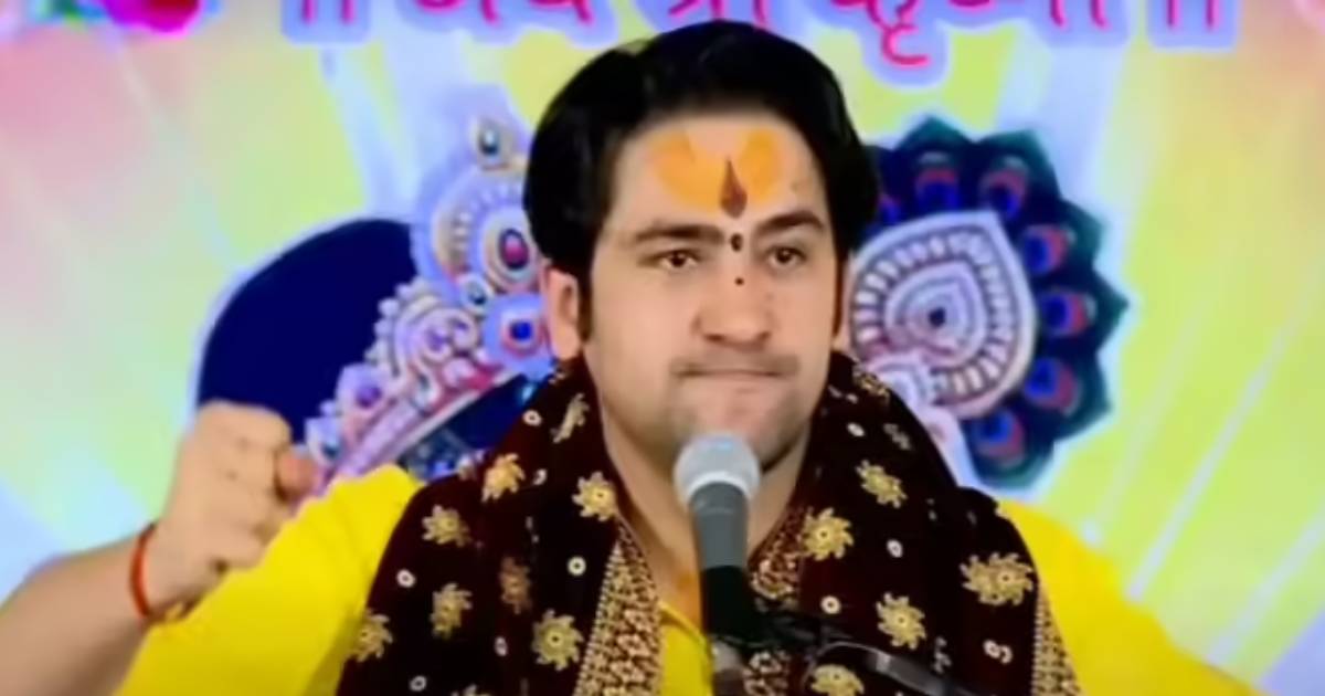 'नेत्यांचे पगार कमी करा, चार्टर्ड विमानांवर बंदी घाला’; बाबा बागेश्वर ...