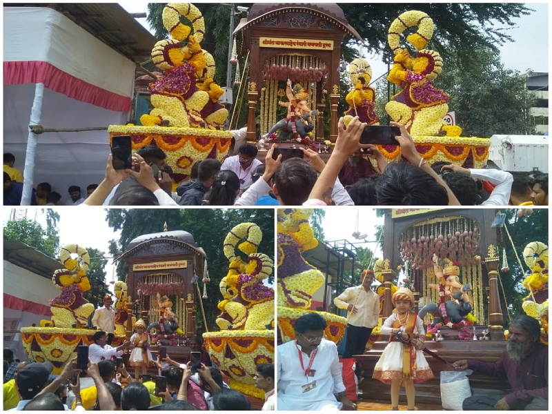 यंदा 'भाऊसाहेब रंगारी गणपती'ची क्रेझ; गणरायासमोर सेल्फी काढण्यासाठी ...