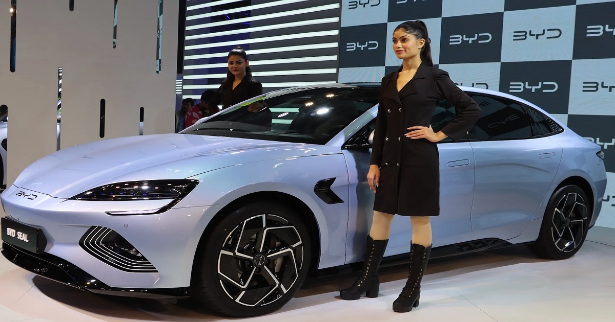 650 KM रेंज, 15 मिनिटात चार्ज अन्...BYD ने लॉन्च केली नवीन सील Seal EV - Marathi News | BYD Seal ...