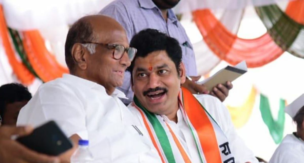 शरद पवारांची खेळी, मुंडेंच्या परळीतील नेत्याला राष्ट्रवादीत मोठी ...