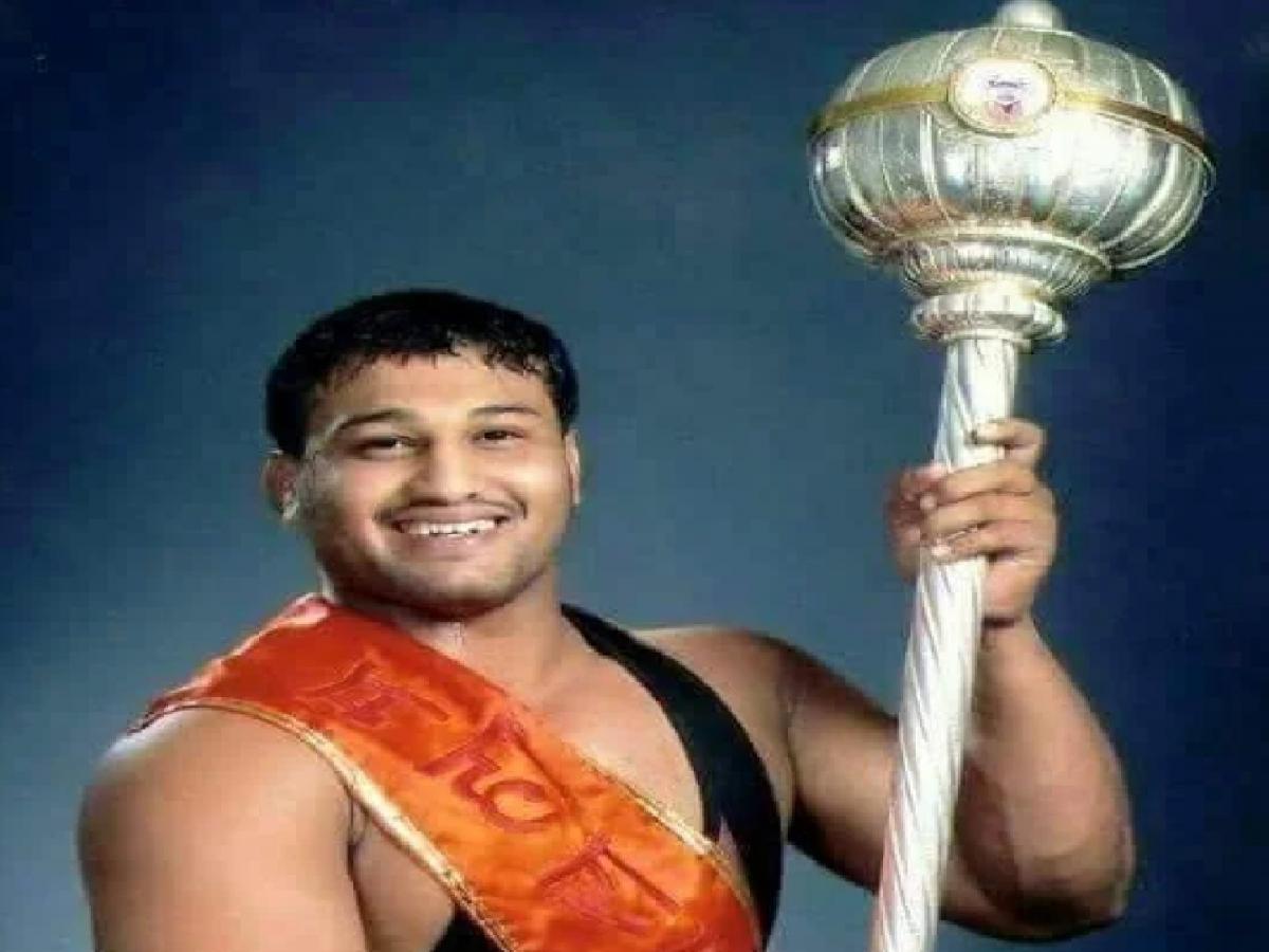 महाराष्ट्र केसरीच्या दोन्ही गदा परत करणार : चंद्रहार पाटील; तत्कालीन ...