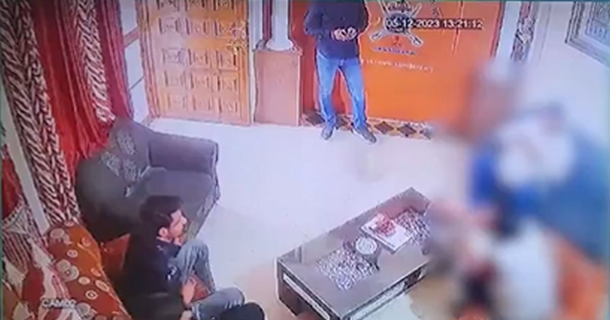 समोर सोफ्यावर बसले अन् अचानक केली फायरिंग,समोर आले सुखदेव गोगामेडी यांच्या हत्येचे CCTV फुटेज ...