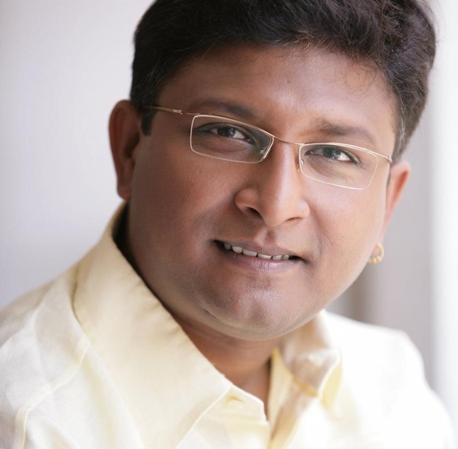 केदार शिंदेचा नवा कलरफुल सिनेमा "रंगीला रायबा" - Marathi News | Kedar ...