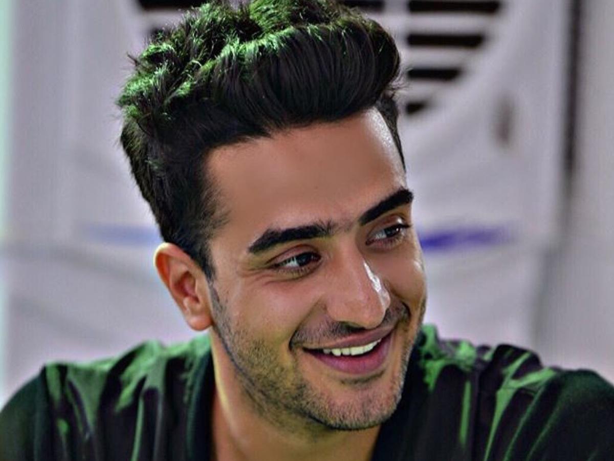 अली शोध घेतोय आपल्या पत्नीचा... - Marathi News | Ali is searching for ...