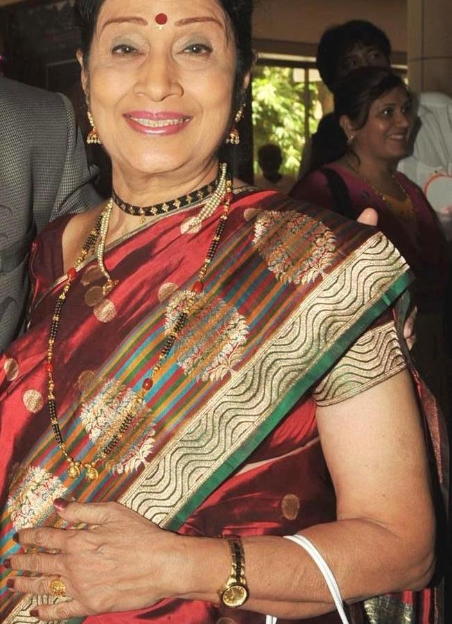 ज्येष्ठ अभिनेत्री उमा भेंडे यांचे निधन - Marathi News | Veteran actress ...