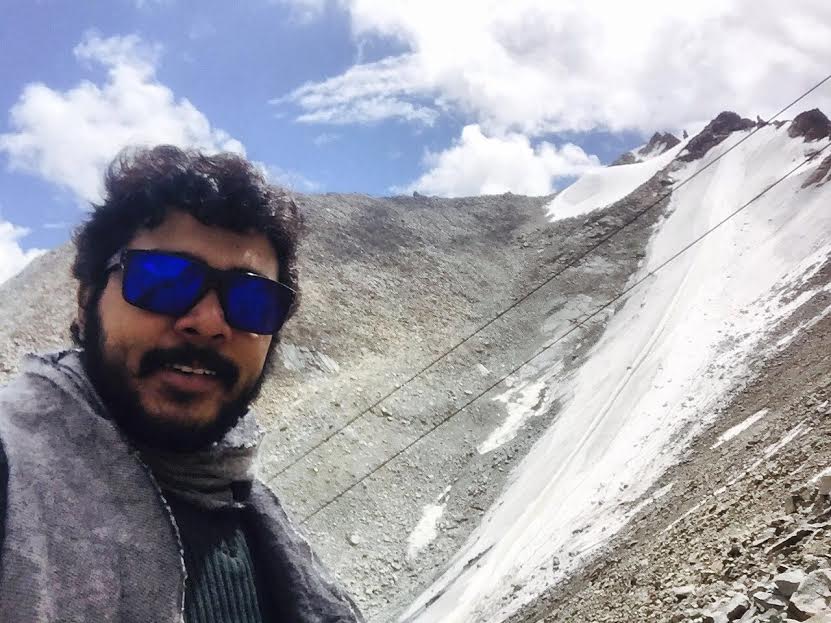 सुयशची लडाखमध्ये बाईक रायडिंग - Marathi News | Biyak Raiding in ...