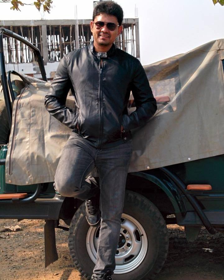 वरद चव्हाण झळकणार करार प्रेमाचा या चित्रपटात - Marathi News | Varad ...