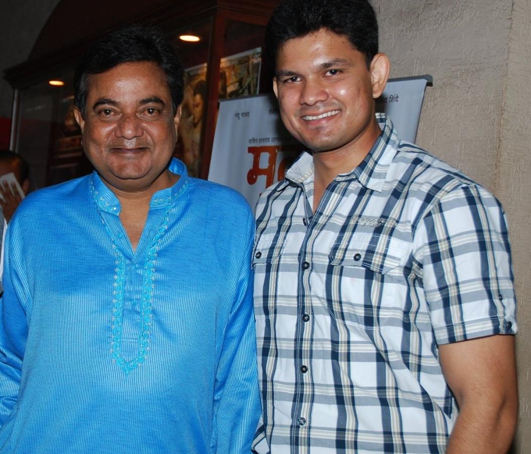 ‘तुमचं आमचं सेम नसतं’ या नाटकातून वरद चव्हाणची रंगभूमीवर एंट्री ...