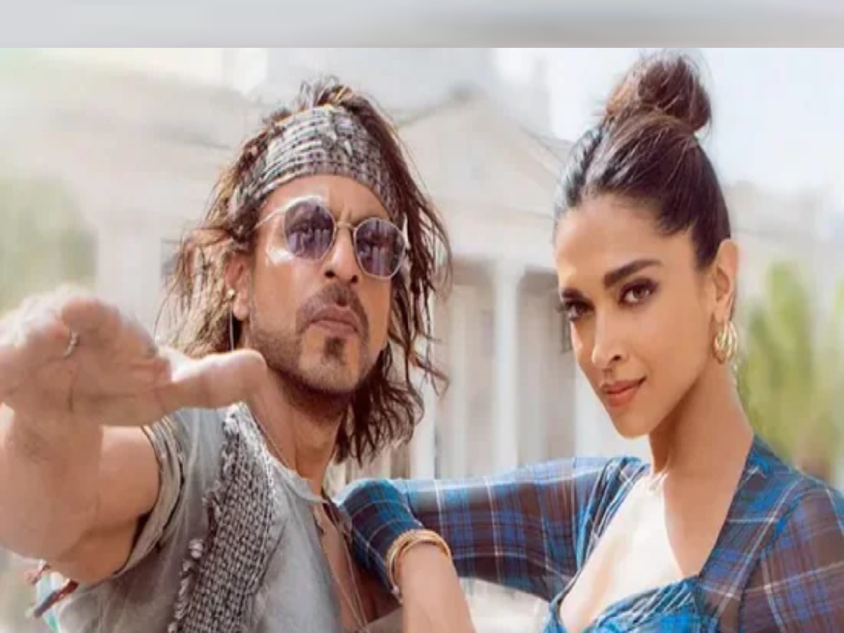 Pathan Movie : बक्कळ कमाईनंतर 'पठाण'च्या तिकीट दरात घट, ४०० कोटींच्या ...