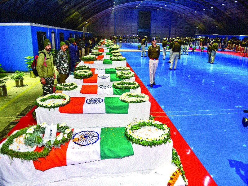 Pulwama Attack : युद्ध नको, ‘विंटर नीती’ अवलंबा, देशभर दु:ख, संताप अन् ...