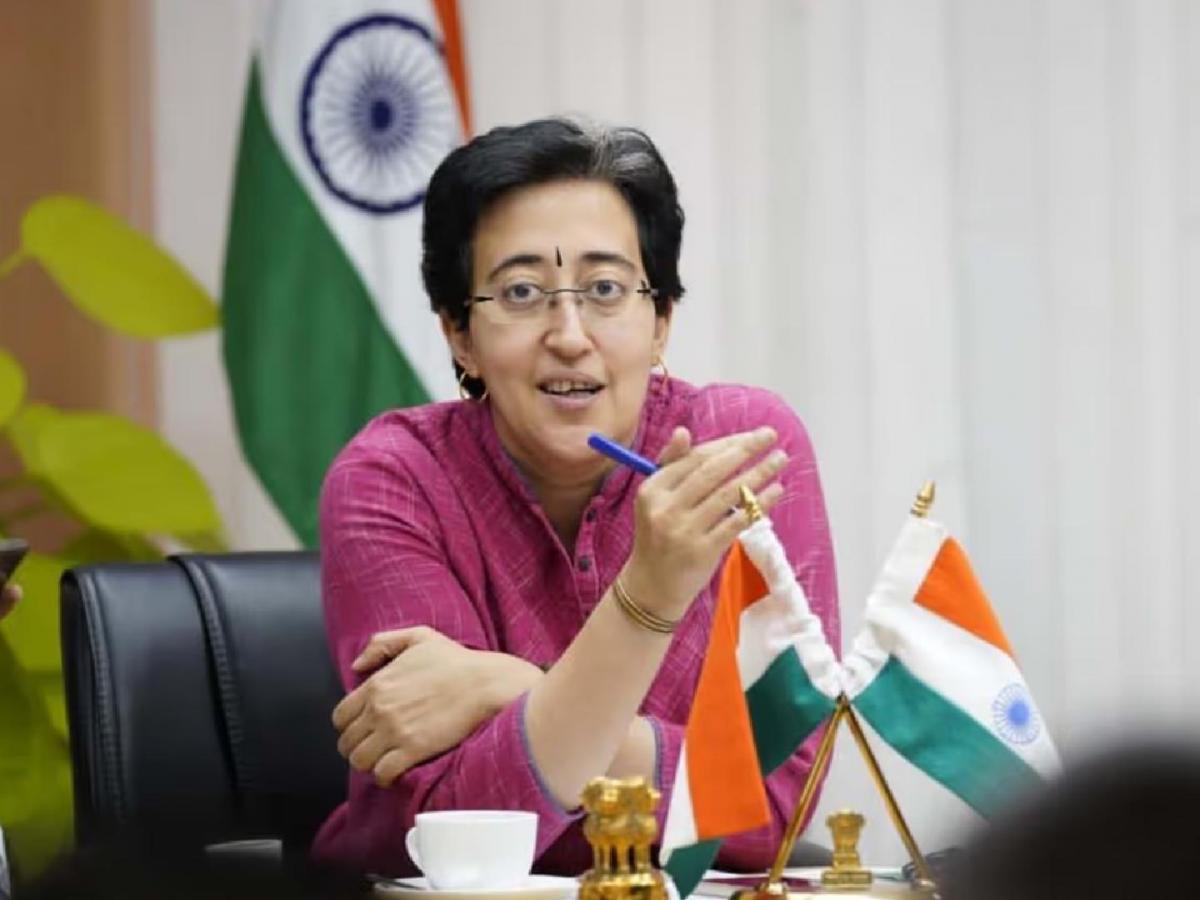 दिल्लीतील आमदारांची' आतिशी 'बाजी; 'आमदार निधी' १५ कोटी मिळणार ...