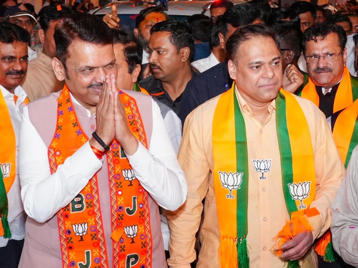'देवा'च्या इच्छेने मुंबईचा महापौर; 'हॉटेल पॉलिटिक्स'चा खेळ सुरू Mumbai ...