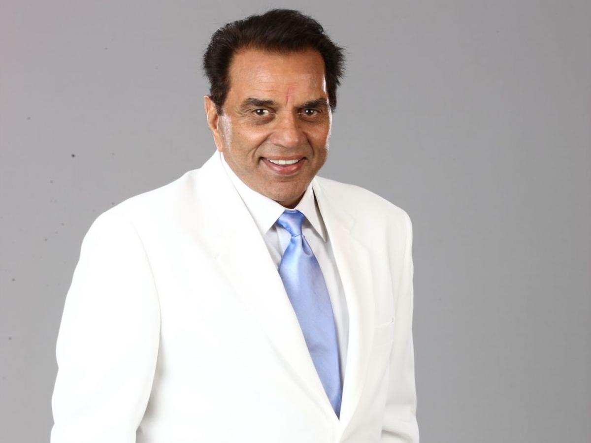Story Behind Dharmendra Stopped Drinking Alcohol On Asha Parekh's ...
