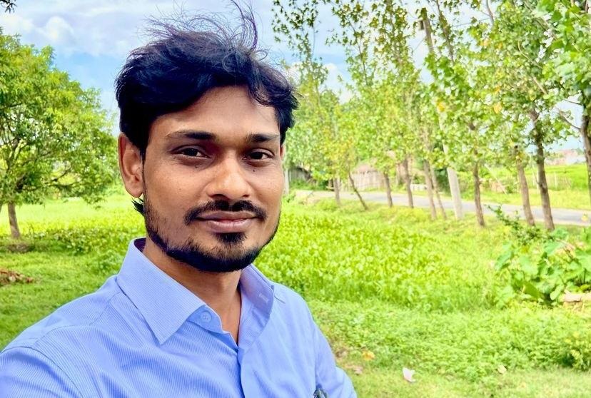नेत्रदिपक भरारी! रिक्षाचालक झाला कॅब कंपनीचा मालक; 'असा' होता यशाच्या ...