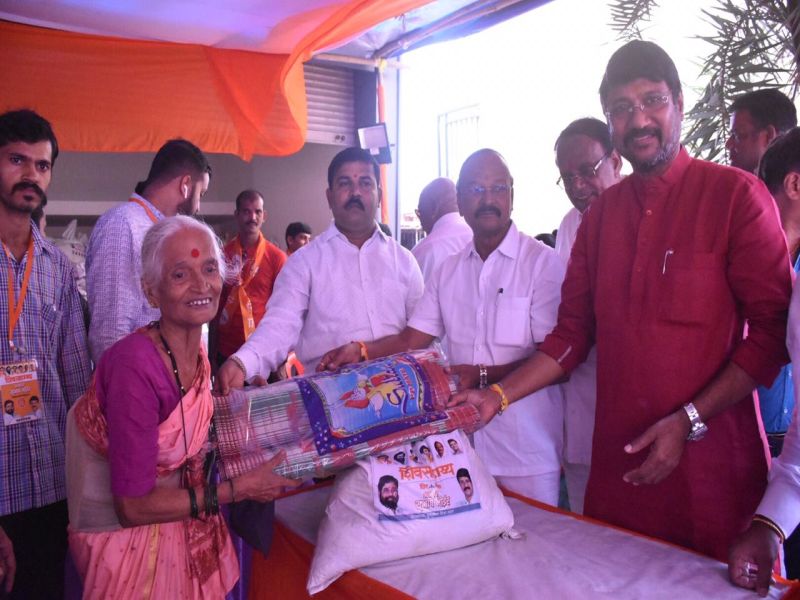 दिव्यातील पाच हजार पूरग्रस्तांना 'शिवसहाय्य'द्वारे मदतीचा हात Thane ...