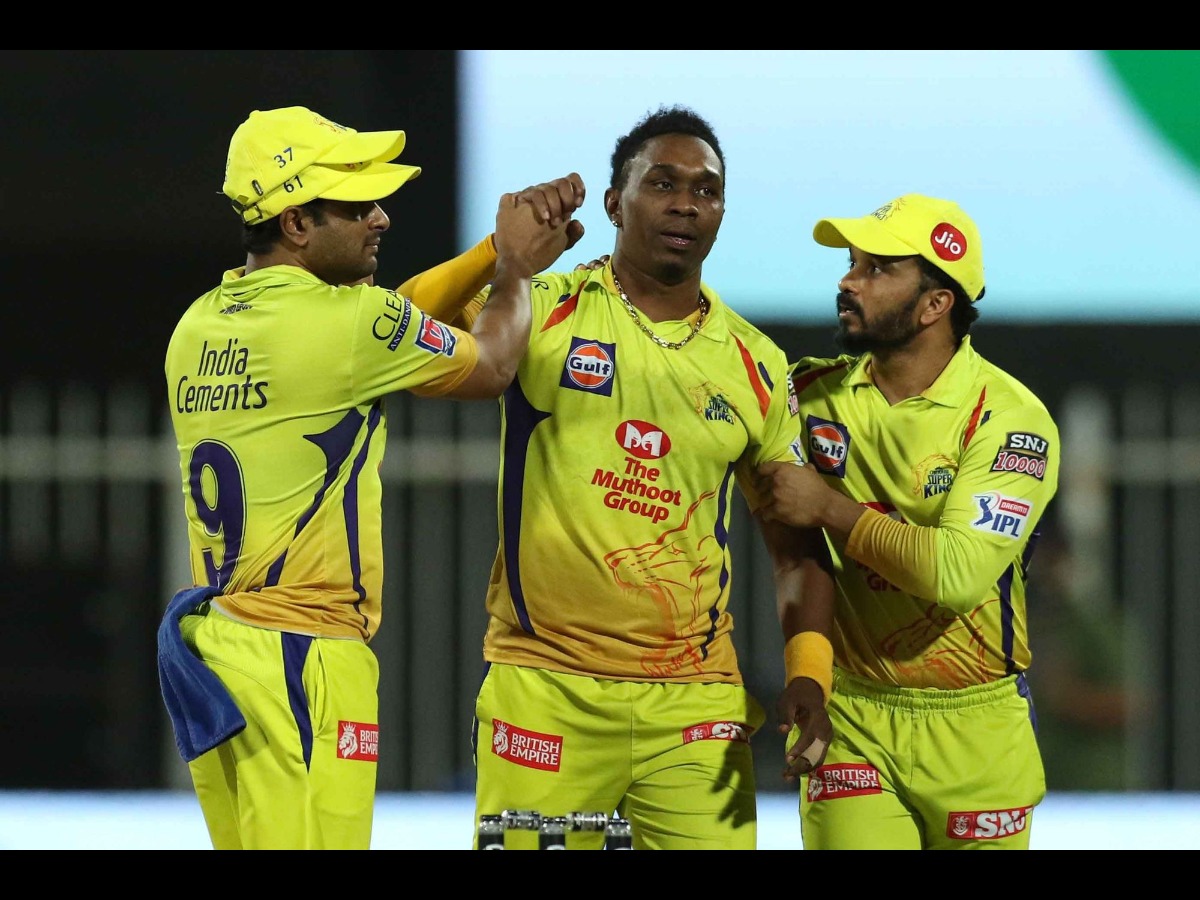 CSK vs DC Latest News : ड्वेन ब्राव्होला अखेरची ओव्हर का दिली नाही? MS ...
