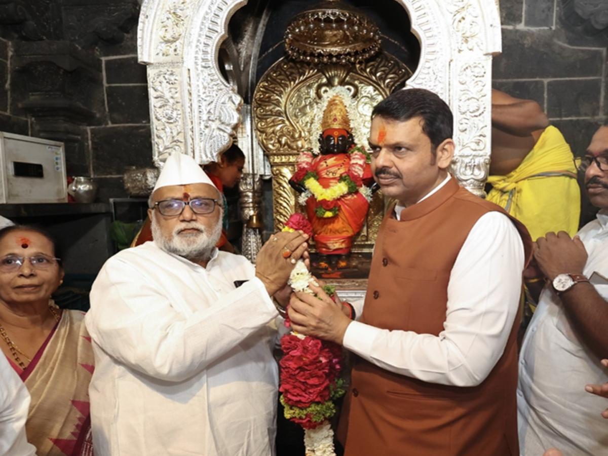 पंढरपूरच्या कॉरिडोरबाबत मुख्यमंत्र्यांची मोठी घोषणा; अधिकाऱ्यांनाही ...