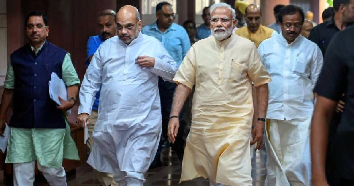 High Court: 'यांना उपचाराची गरज'; मोदी-शाह यांना बडतर्फ करण्याची मागणी ...