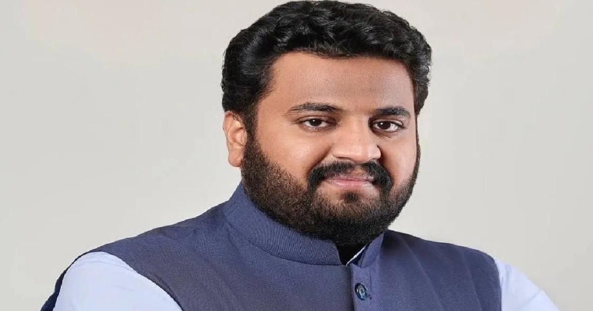 पुण्यातून विधानपरिषदेसाठी विक्रम काकडे यांची बिनविरोध निवड; टिंगरे, कंद ...