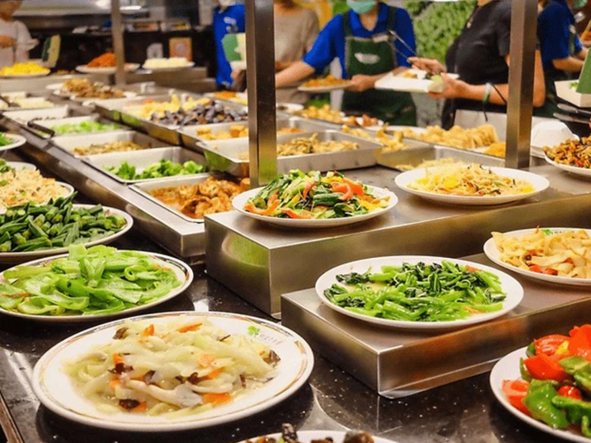 फुकटच्या जेवणासाठी कायदेशीररित्या कायमचे बदलले नाव, आता पश्चातापाची वेळ ...