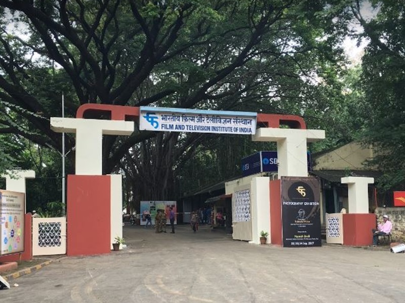 वादग्रस्त फलक प्रकरण: FTII च्या पाच विद्यार्थ्यांना अंतरिम अटकपूर्व ... वादग्रस्त फलक प्रकरण: FTII च्या पाच विद्यार्थ्यांना अंतरिम अटकपूर्व ...