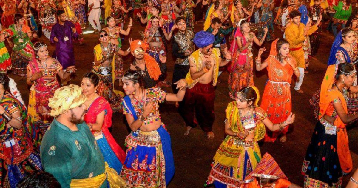 ‘कुकडा तारी बोली’, ‘ढोलिडा ढोल धीमो’वर फेर; गुजराती गाण्यांवर तरुणाई ...