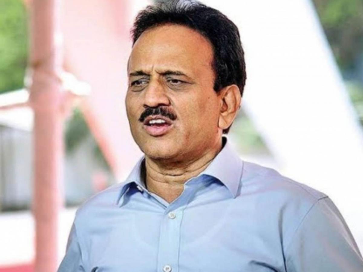 पंतप्रधान नरेंद्र मोदींच्या स्वागतासाठी मंत्री गिरीश महाजन नाशिकमध्येच तळ ठोकून Nashik Marathi ...