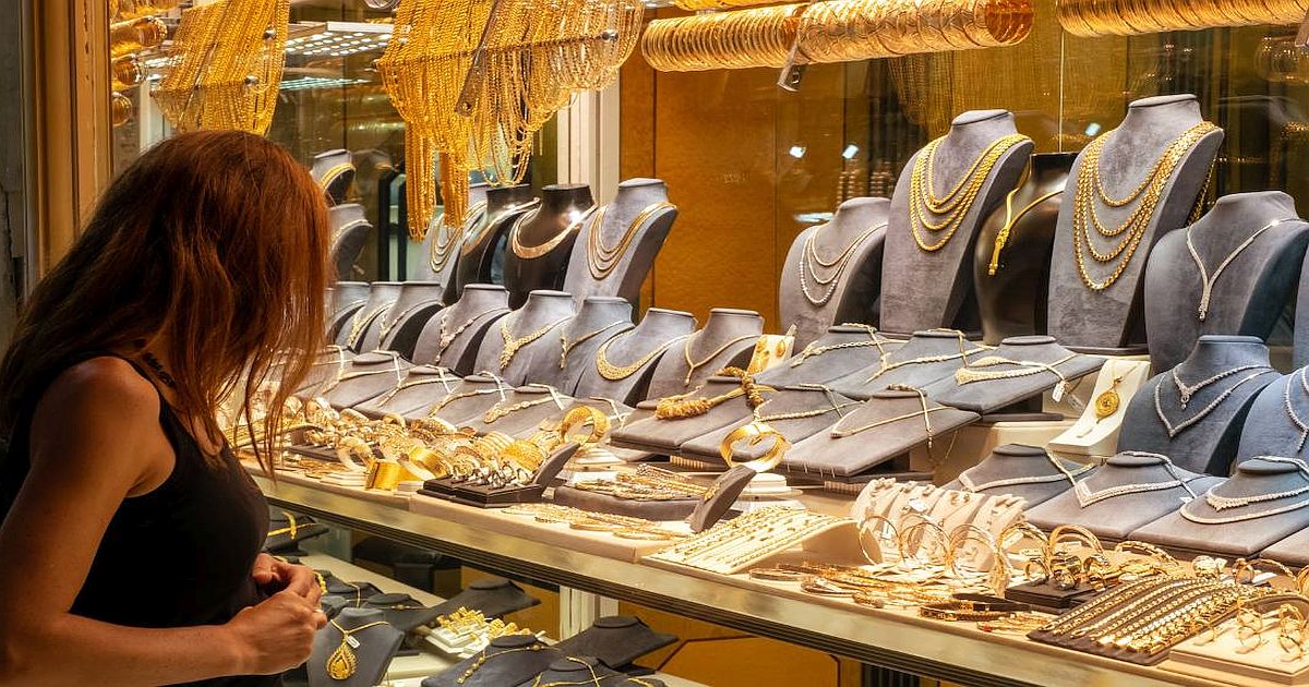 आता जे होईल ते रेकॉर्डब्रेकच...! चांदीने ओलांडला ३.६ लाख रुपयांचा टप्पा ...