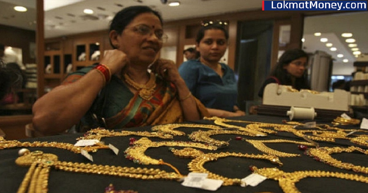 काल ₹2000 अन् आज इतक्या रुपयांनी उतरले सोन्याचे भाव, चांदी ₹8000 नी ...