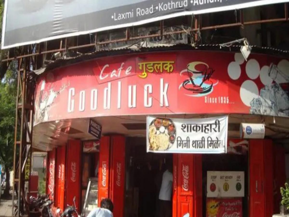 Good Luck Cafe: बन मस्क्यामध्ये काचेचे तुकडे; एफ. सी. रोडवरील गुडलक ...