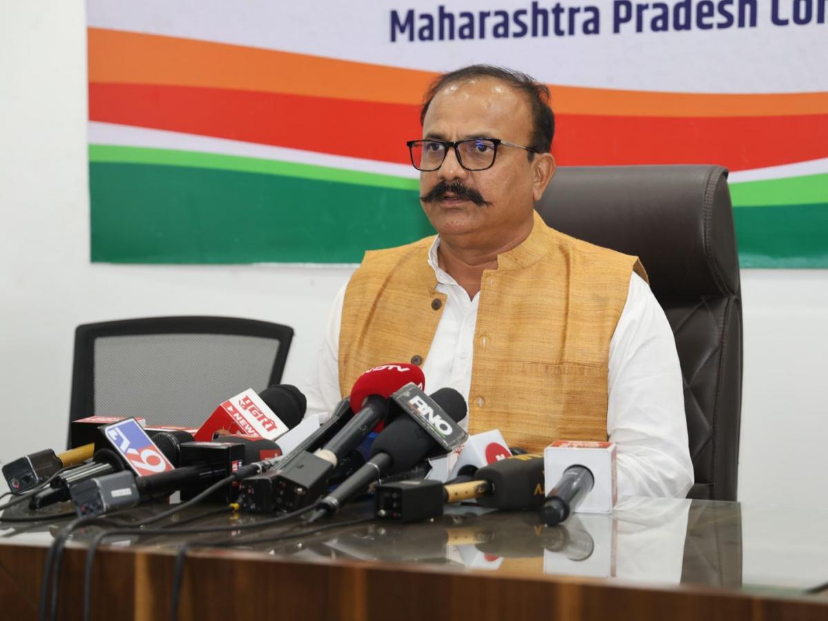 'भाजपा उपऱ्यांचा पक्ष बनलाय; आता रेशिमबाग नाही तर अदानी-अंबानी भाजपा ...